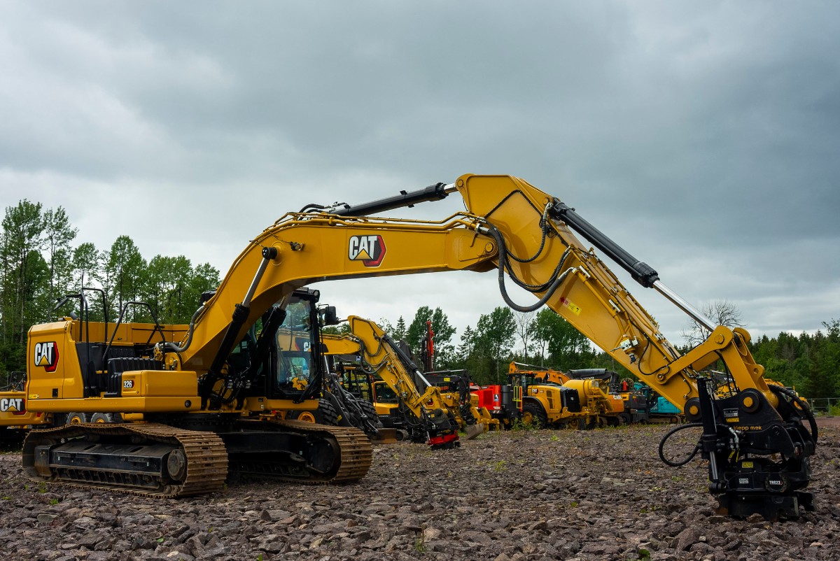 2022 CAT 326 - TRS 23, hammerglass, sentralsmøring, hele beltestyringer