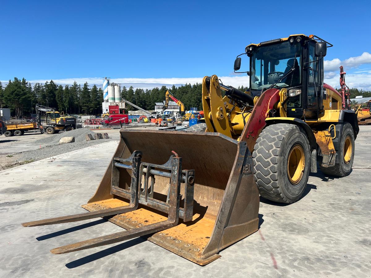 2012 Cat 930K Hjullaster m/skuff og pallegaffel - Sentralsmøring - 8483 ...