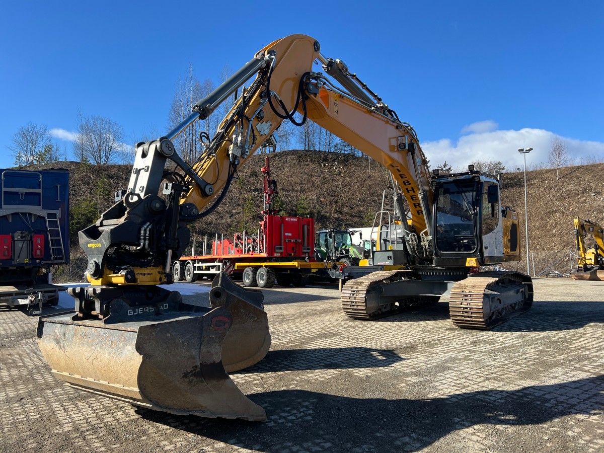 2023 Liebherr R 924 LC. Makin GPS, tilt, 2 skuffer, dieselfyllepumpe ...