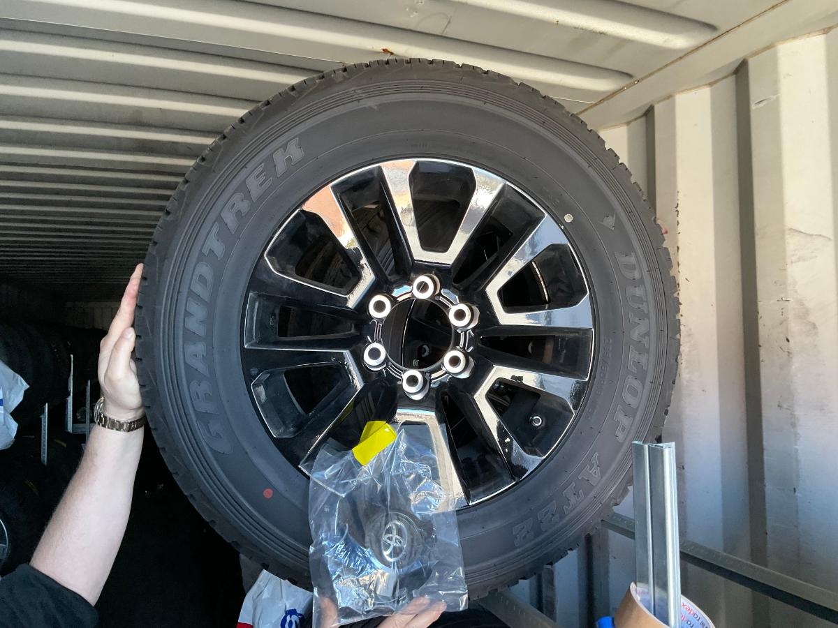 2023 Helt nye felger og dekk til Toyota Land Cruiser Dunlop ATSS 265/60-R18