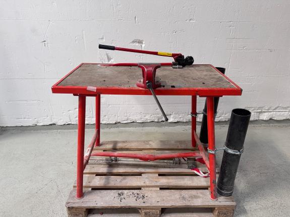 Ridgid Arbeidsbord med tvinge og gjengestagkutter