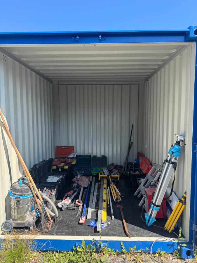 SALG AV INNHOLD I CONTAINER