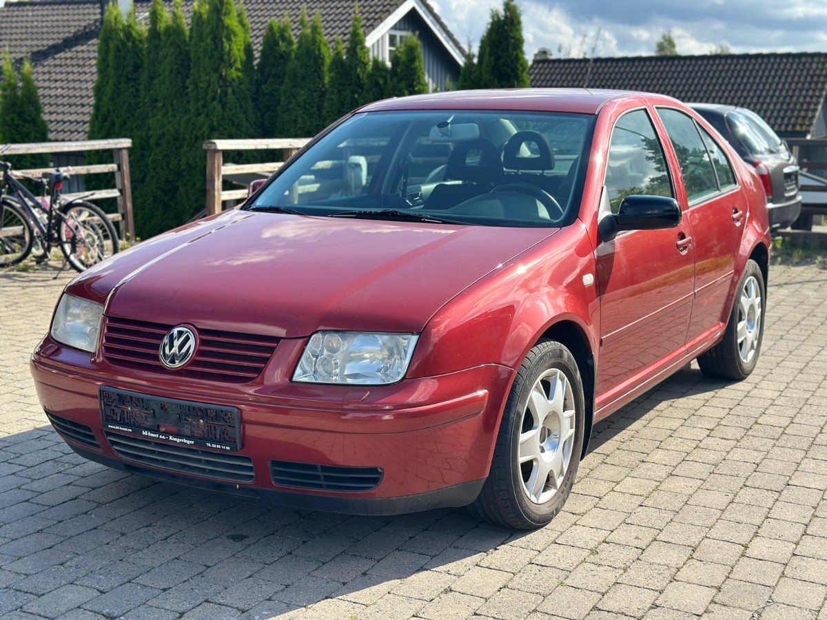 2000 Volkswagen Bora 1.6-101 HK EU-godkjent til 07.2027 Lav km