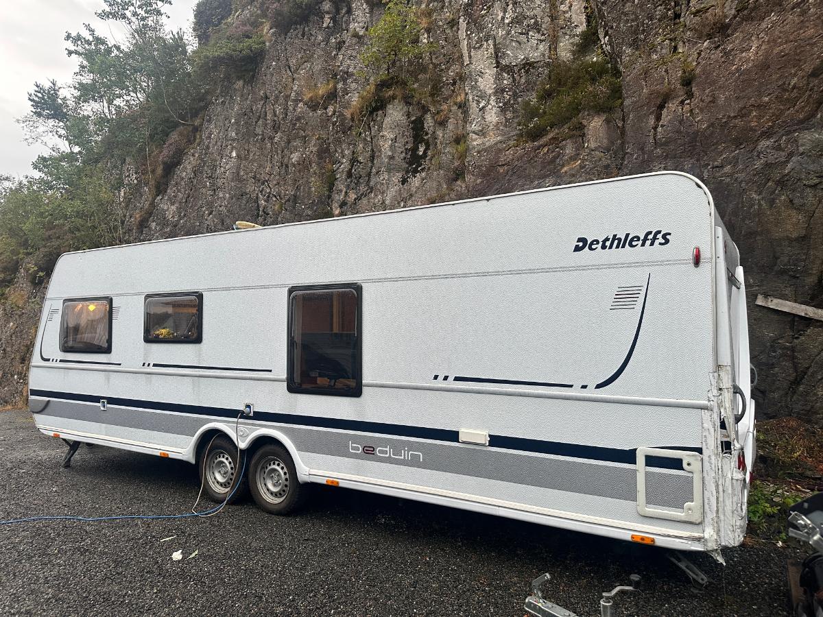 2011 Dethleffs Beduin 740 – romslig campingvogn med Alde varme (selges med skader)